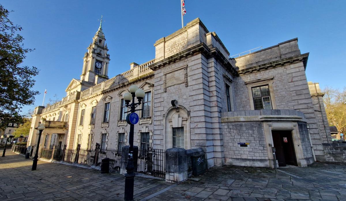 Torbay taxi driver stripped of licence - Torbay Today