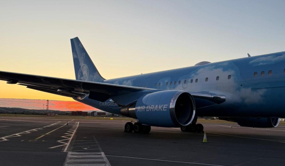 Global superstar Drake’s jet spotted at Exeter Airport - Photo 1 of 2 ...