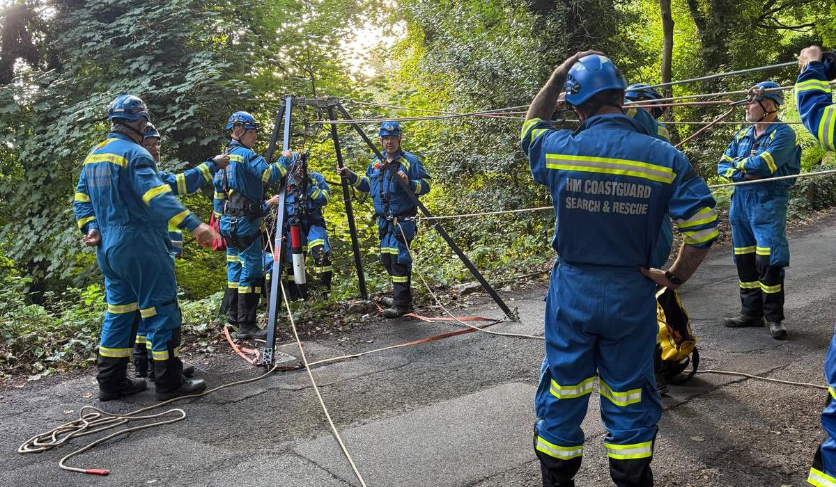 Special rope rescue operation saves Torquay fall casualty - Torbay Today
