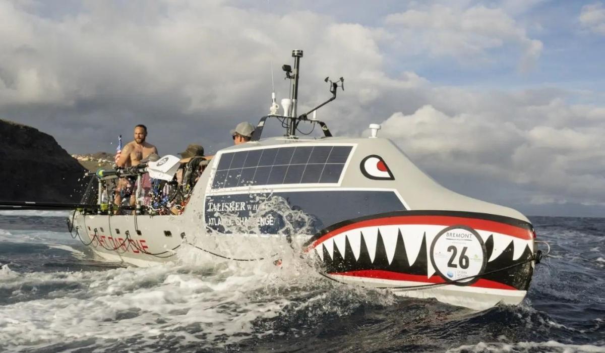 Atlantic Ocean rowers battle 30ft waves in heavy seas - Torbay Today
