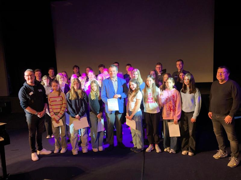 Torquay's youngsters seize chance to sample life on the theatre stage ...