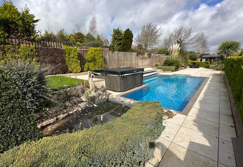 Property of the Week: Enjoy life outdoors in Torquay with pool, hot tub ...