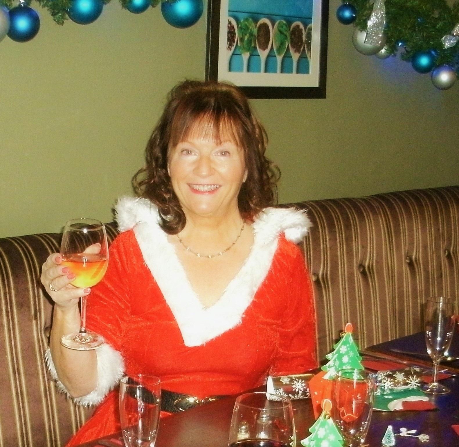 Willows community enjoys Christmas carvery - Torbay Today