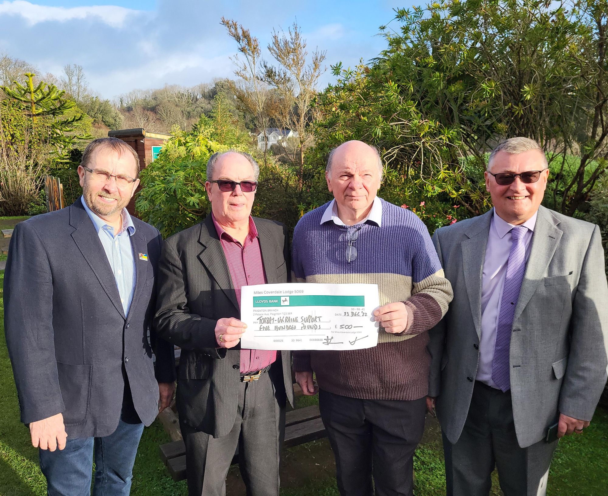 Paignton Freemasons donate £500 to support Torbay's Ukrainian community ...