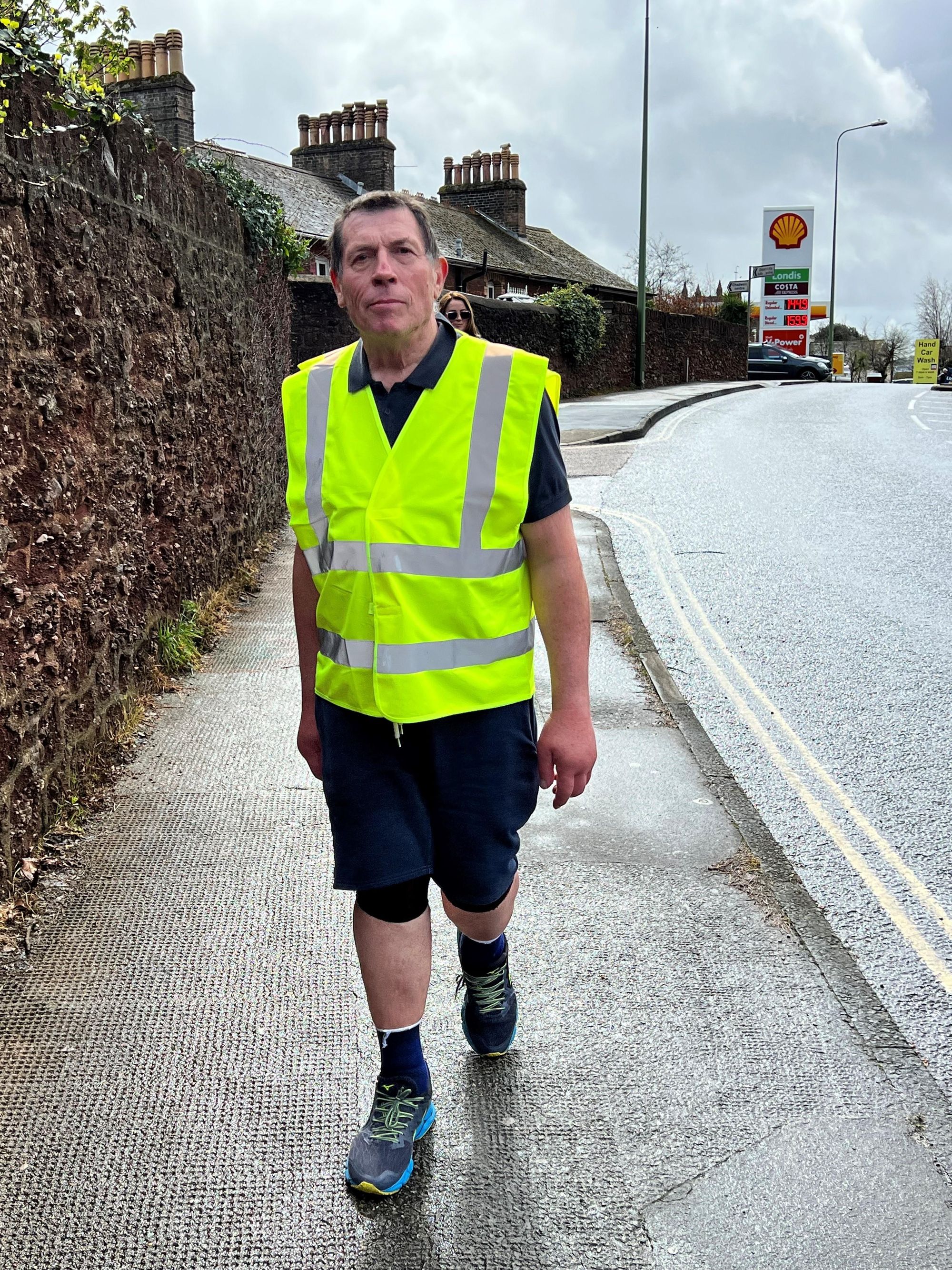 Bob celebrates 70th birthday with 70km walk to give 70 hard-up Torbay ...